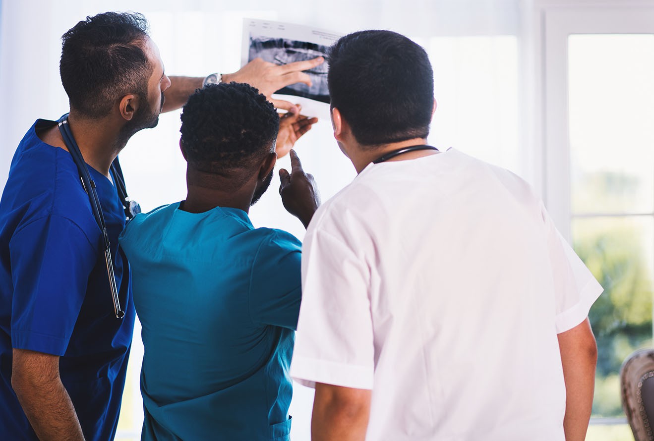 responsibilities-and-role-of-physicians-in-society-zcienika-medical